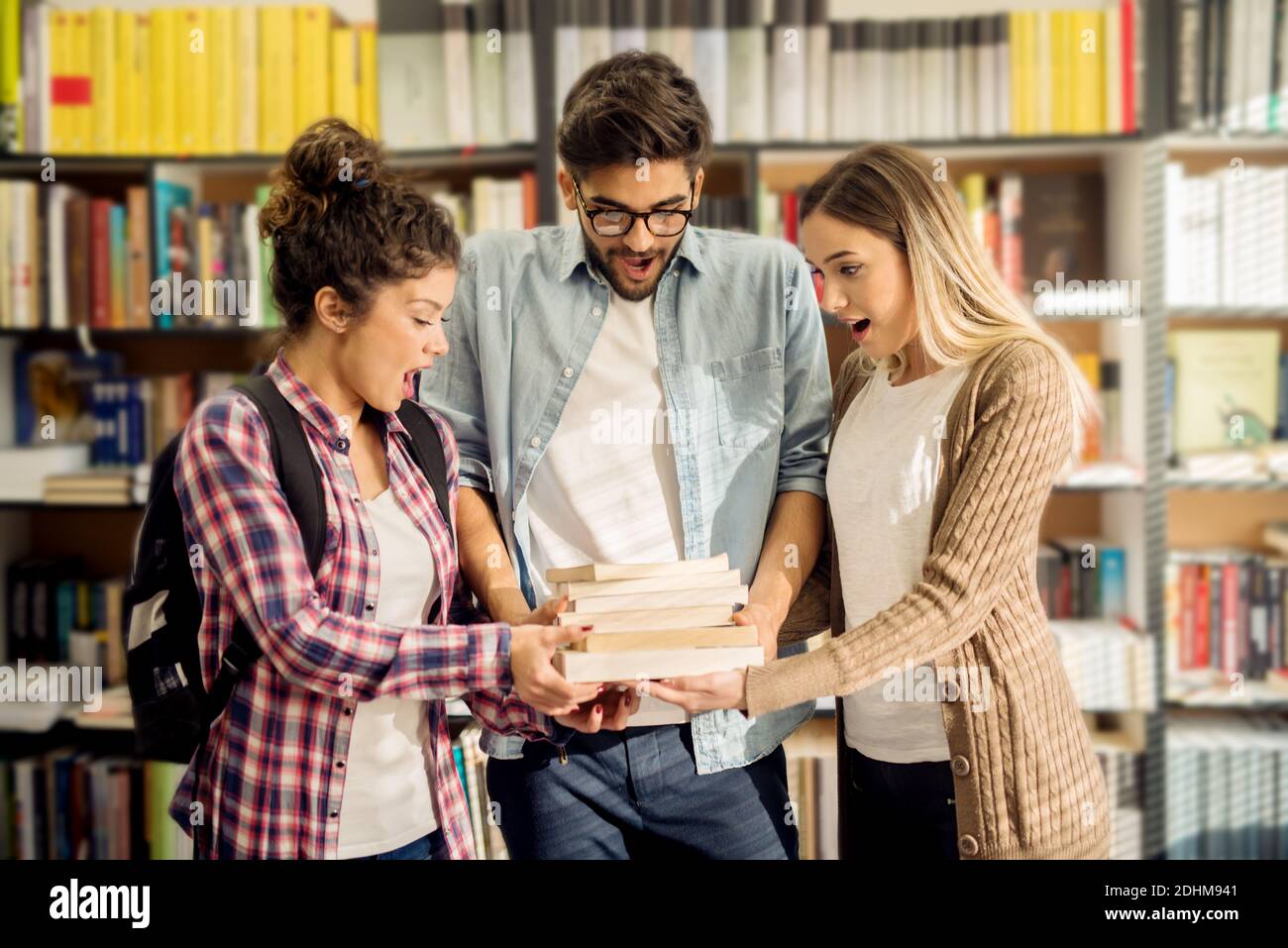 Male female surprised students hi-res stock photography and images - Alamy