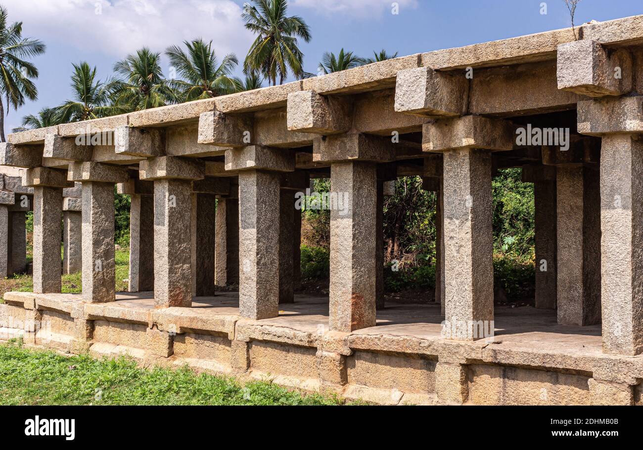 Hampi pillared hall hi-res stock photography and images - Alamy
