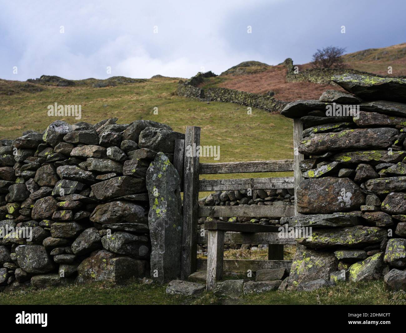 Traditional stone stile hi-res stock photography and images - Alamy