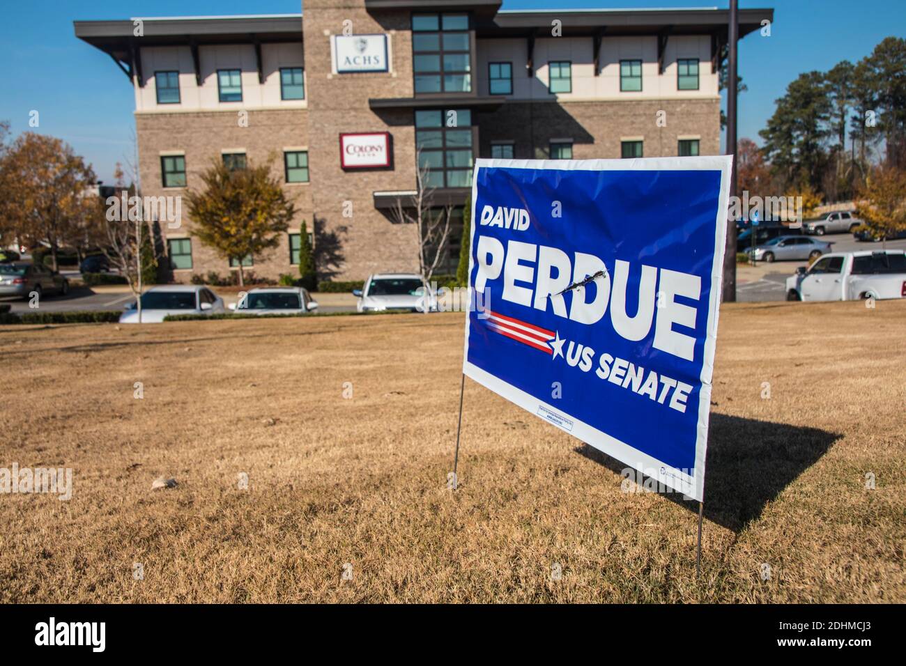 2020 political yard signs hi-res stock photography and images - Alamy