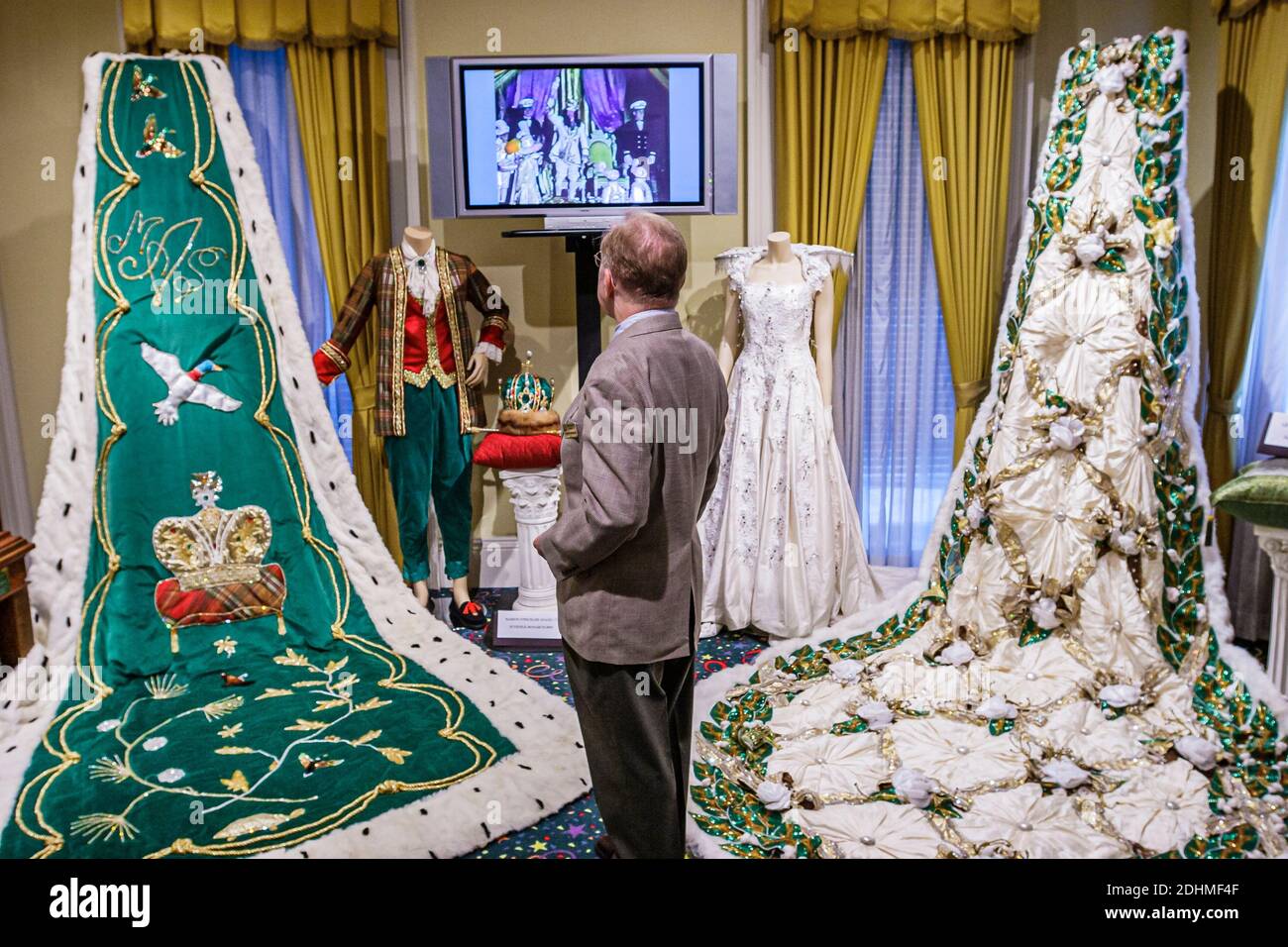 Alabama Mobile Carnival Museum Mardi Gras,exhibits collection jeweled ...