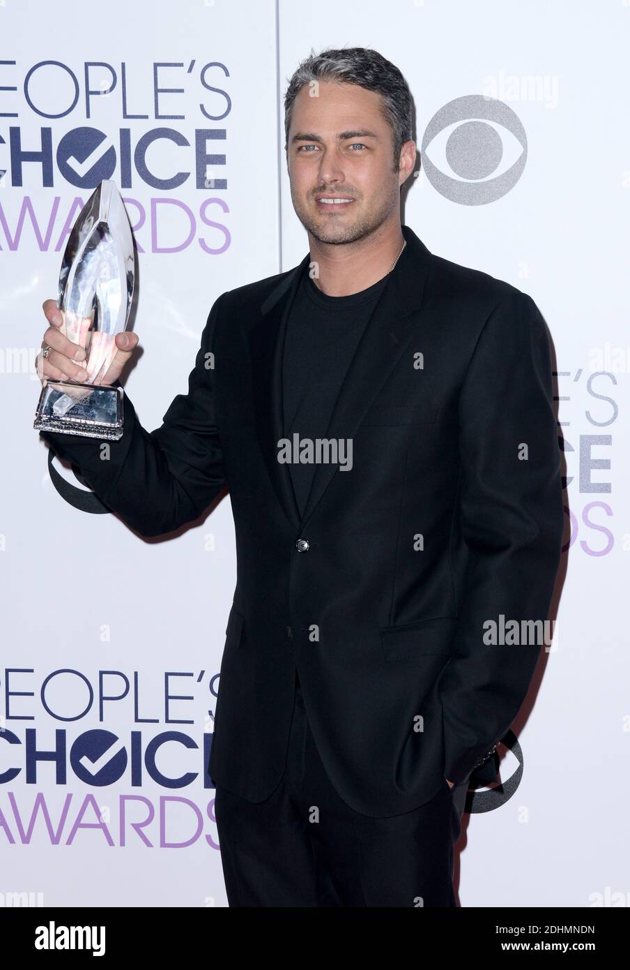 Taylor Kinney attending the People's Choice Awards 2016 Press Room at ...