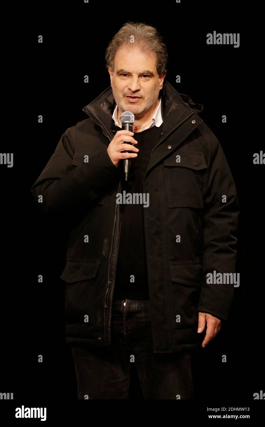 Raphael Mezrahi assiste a la soiree Hommage a Laurent Violet au Theatre ...