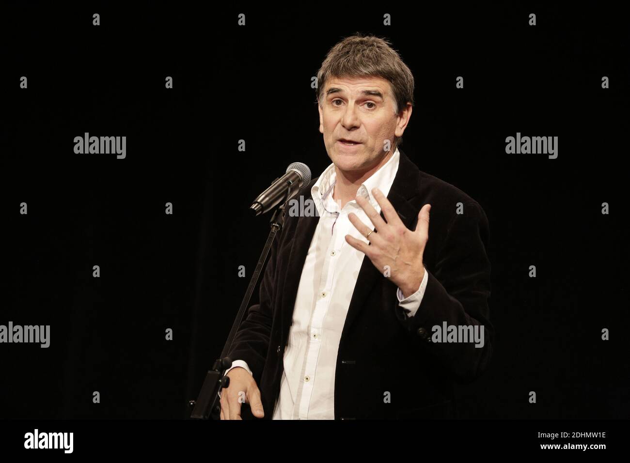 Tex assiste a la soiree Hommage a Laurent Violet au Theatre Les Feux de ...