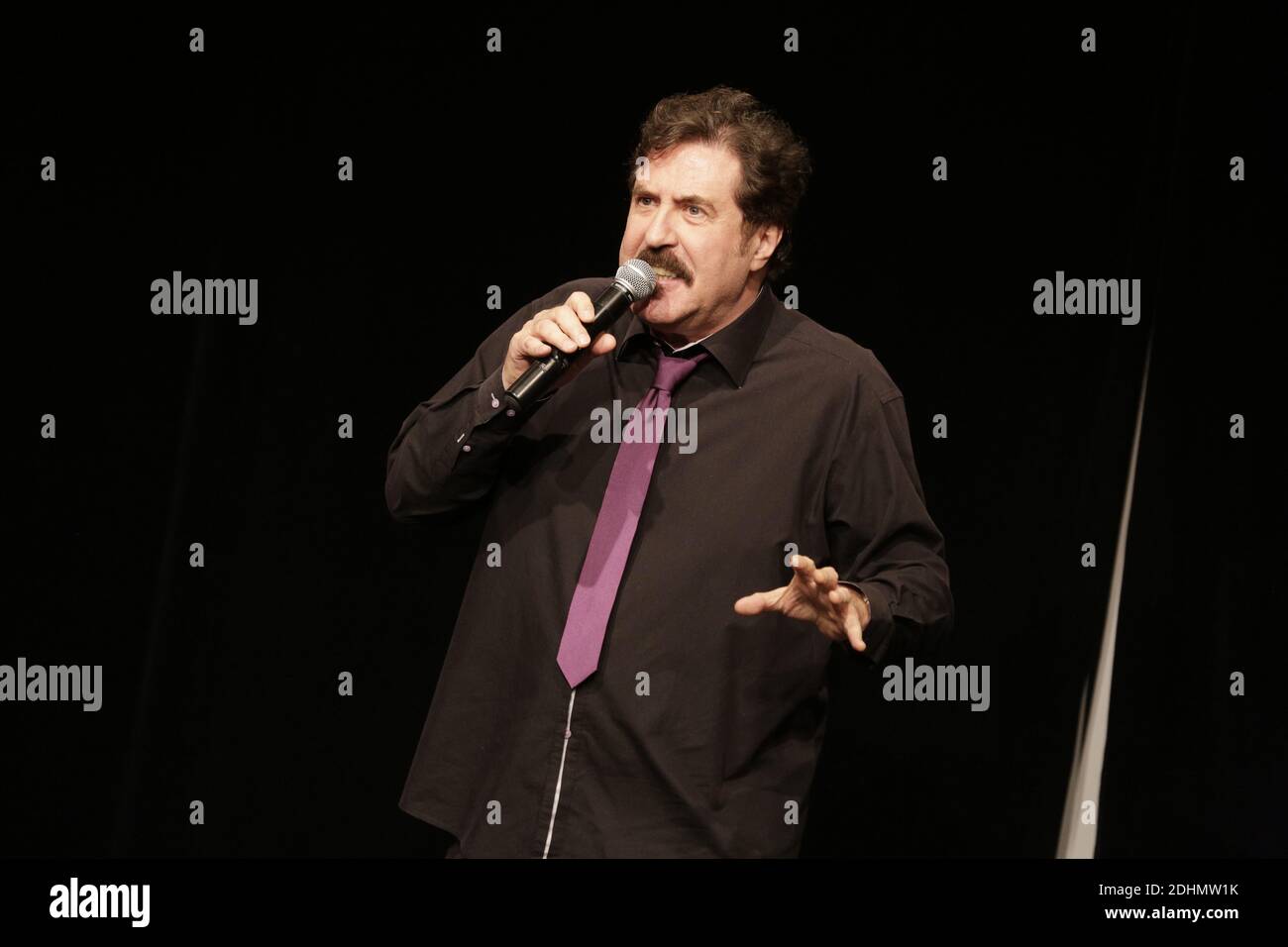 Serge Llado assiste a la soiree Hommage a Laurent Violet au Theatre Les ...