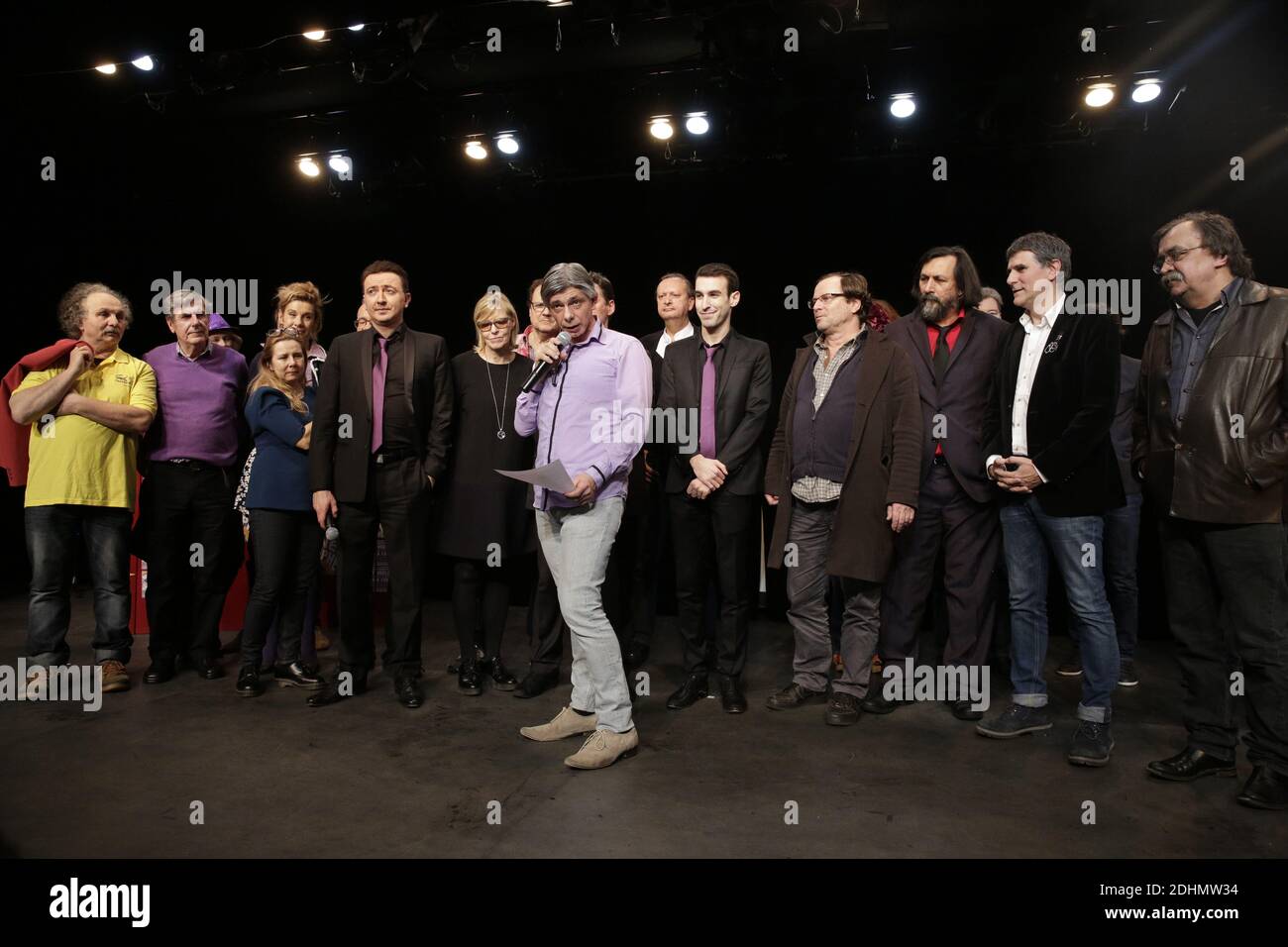 Tous les Artistes assistent a la soiree Hommage a Laurent Violet au ...