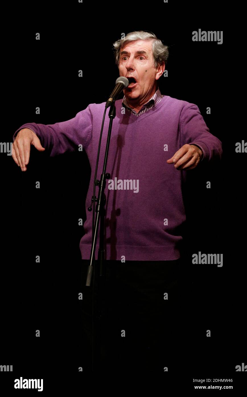 Bernard Menez assiste a la soiree Hommage a Laurent Violet au Theatre ...