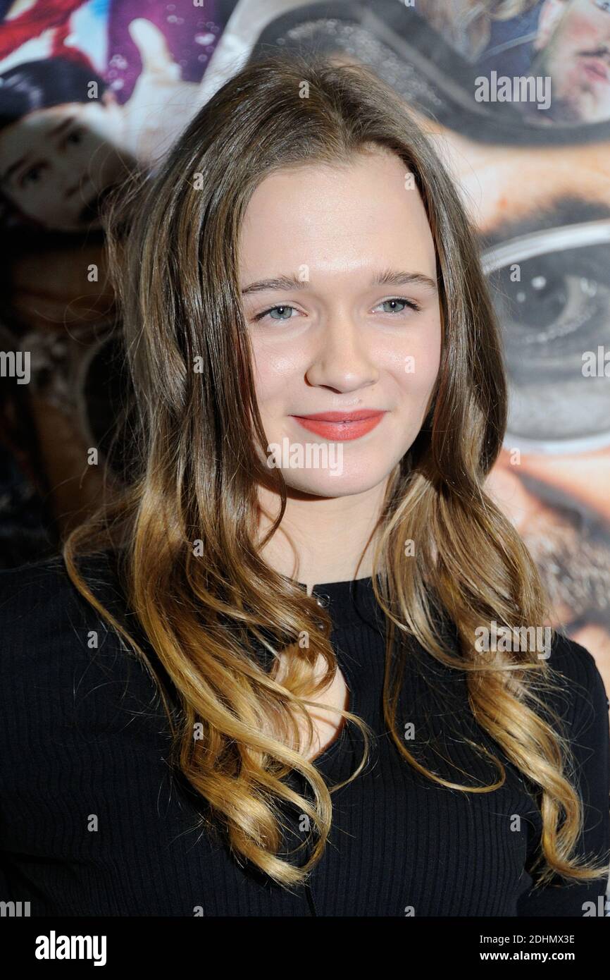 Manon Valentin assiste a l'avant premiere de 'Tout Schuss' au cinema UGC Bercy a Paris, France ...