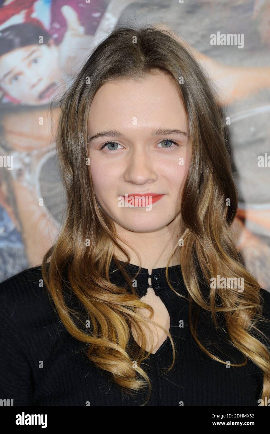 Manon Valentin assiste a l'avant premiere de 'Tout Schuss' au cinema UGC Bercy a Paris, France ...