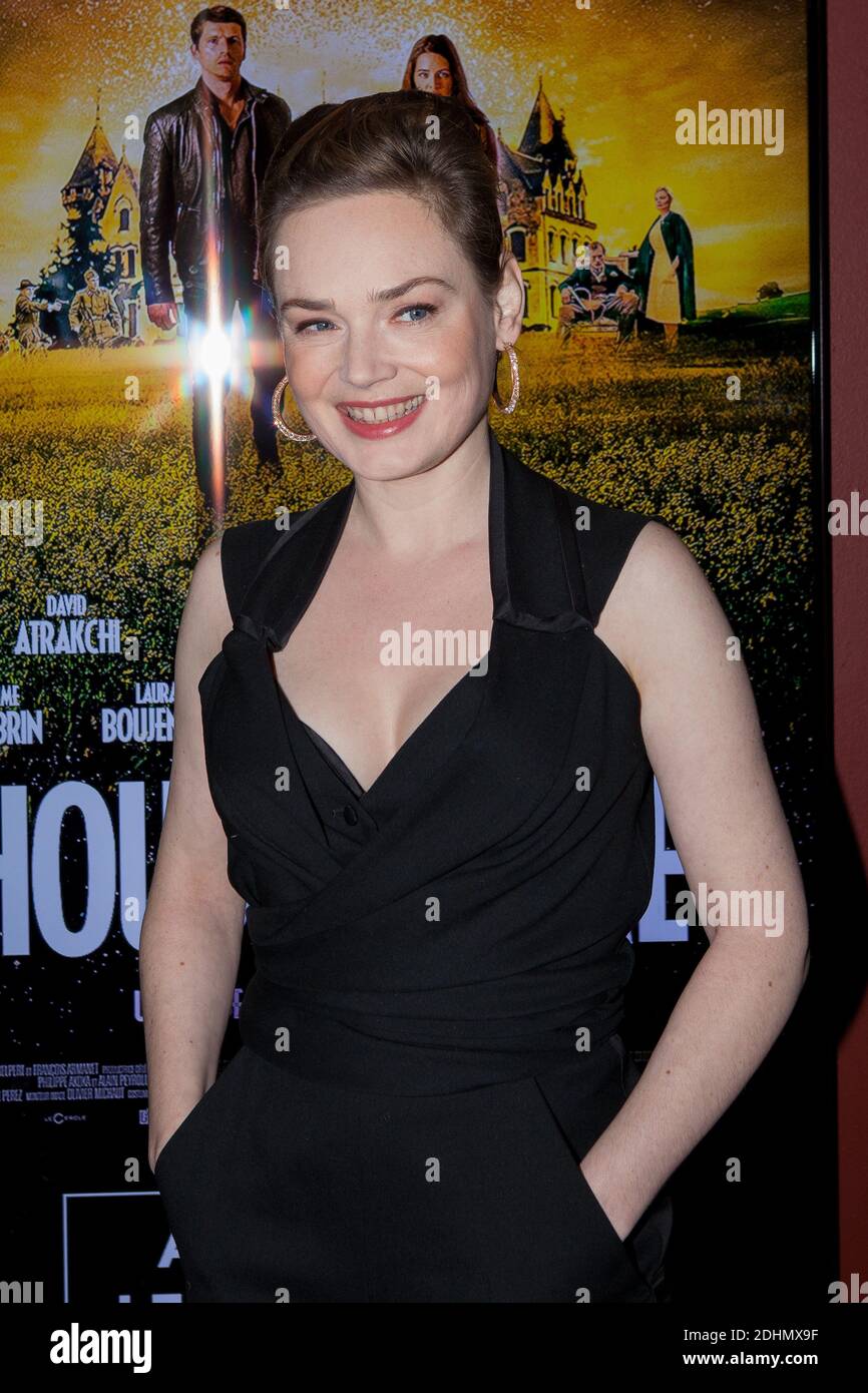 Julie Judd lors de la premiere du film House of time au cinema Pathe ...