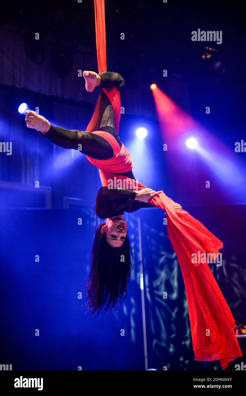 Adult performer making an acrobatic show at the AVN Adult Entertainment ...