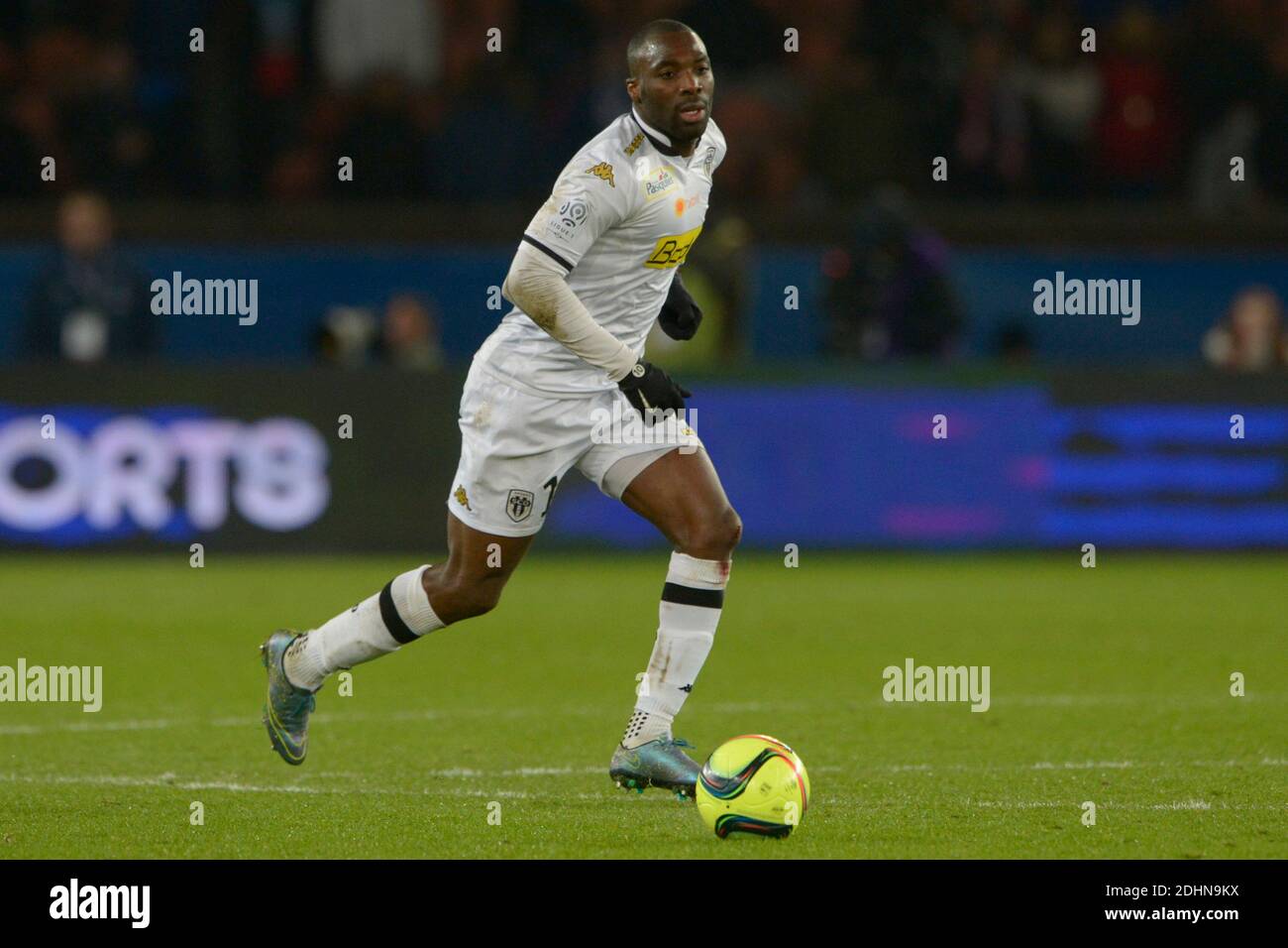 Sunu gilles hi-res stock photography and images - Alamy