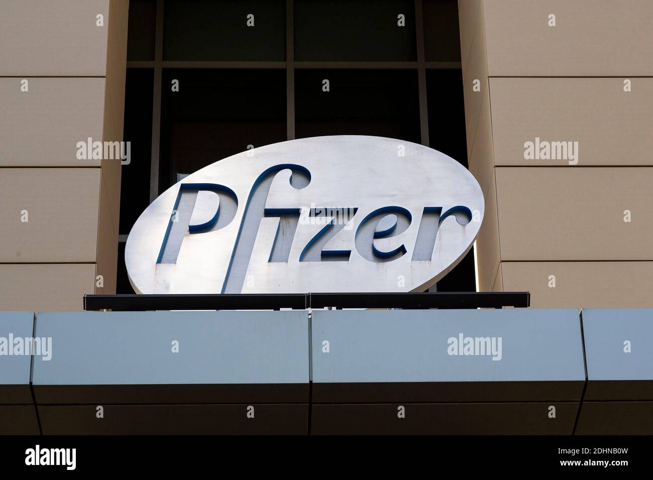 Drug distribution programs hi-res stock photography and images - Alamy