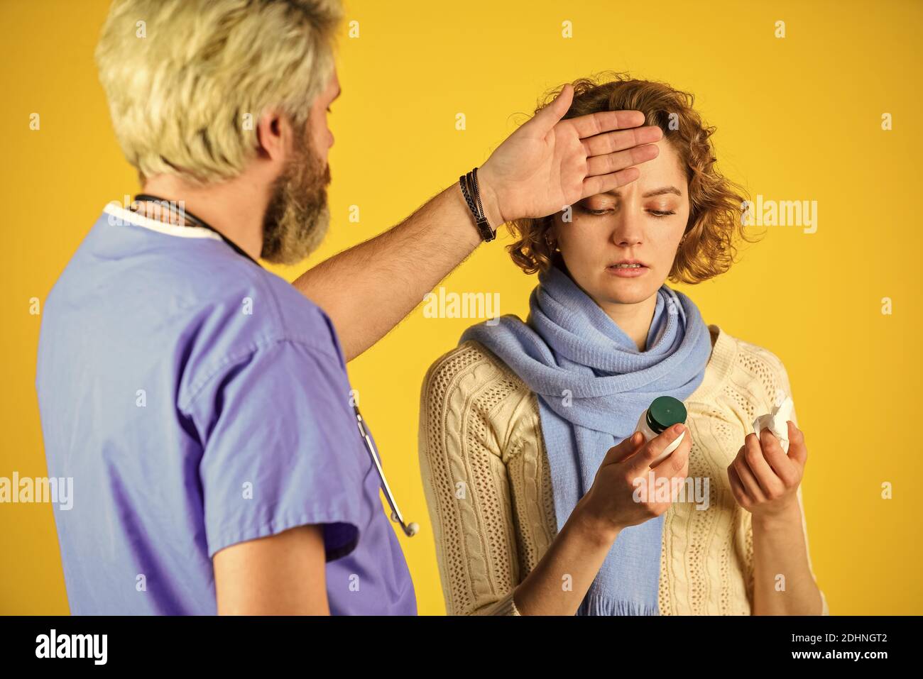 Doctor prescribing medicines to patient hi-res stock photography and ...