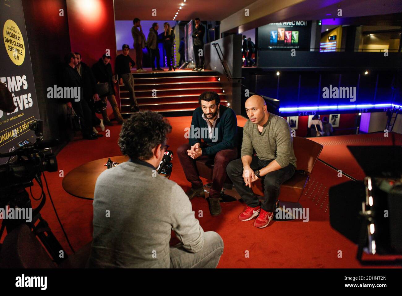 Les acteurs Eric Judor and Ramzy Bedia assistent a la premiere du film ...