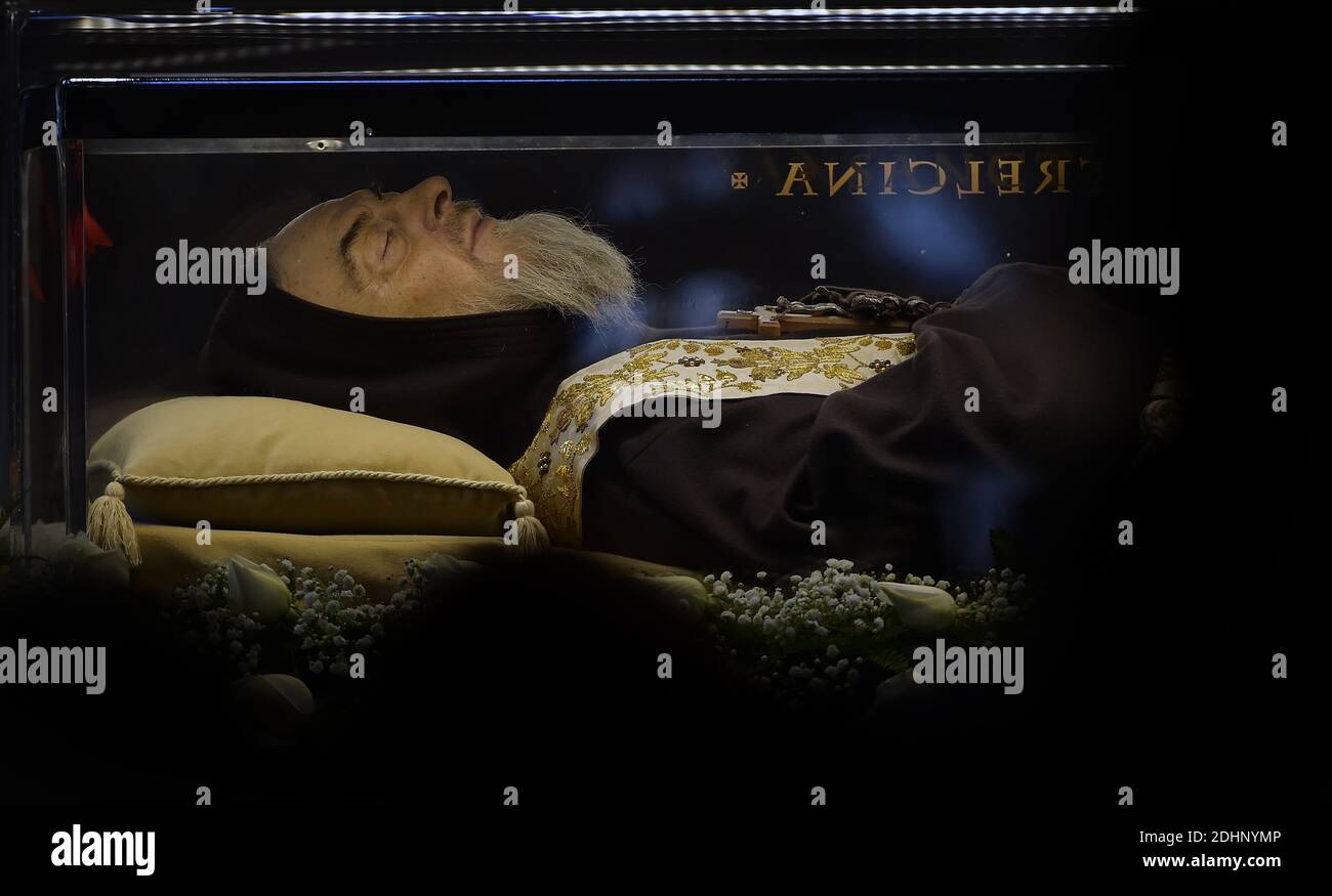 The embalmed corps of Padre Pio is exposed in Saint Peter's Basilica ...