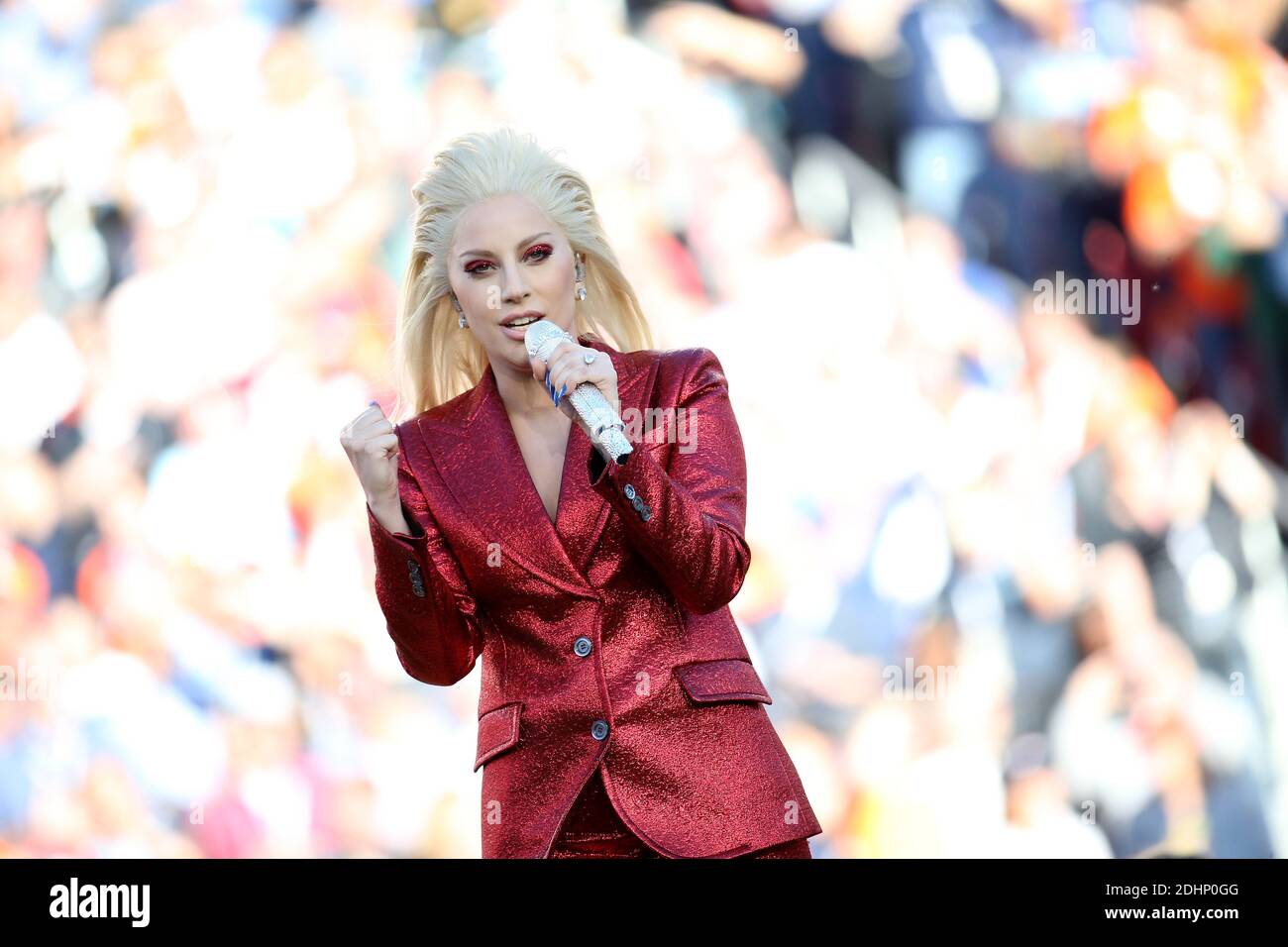 2016 super bowl 50 lady gaga hi-res stock photography and images - Alamy
