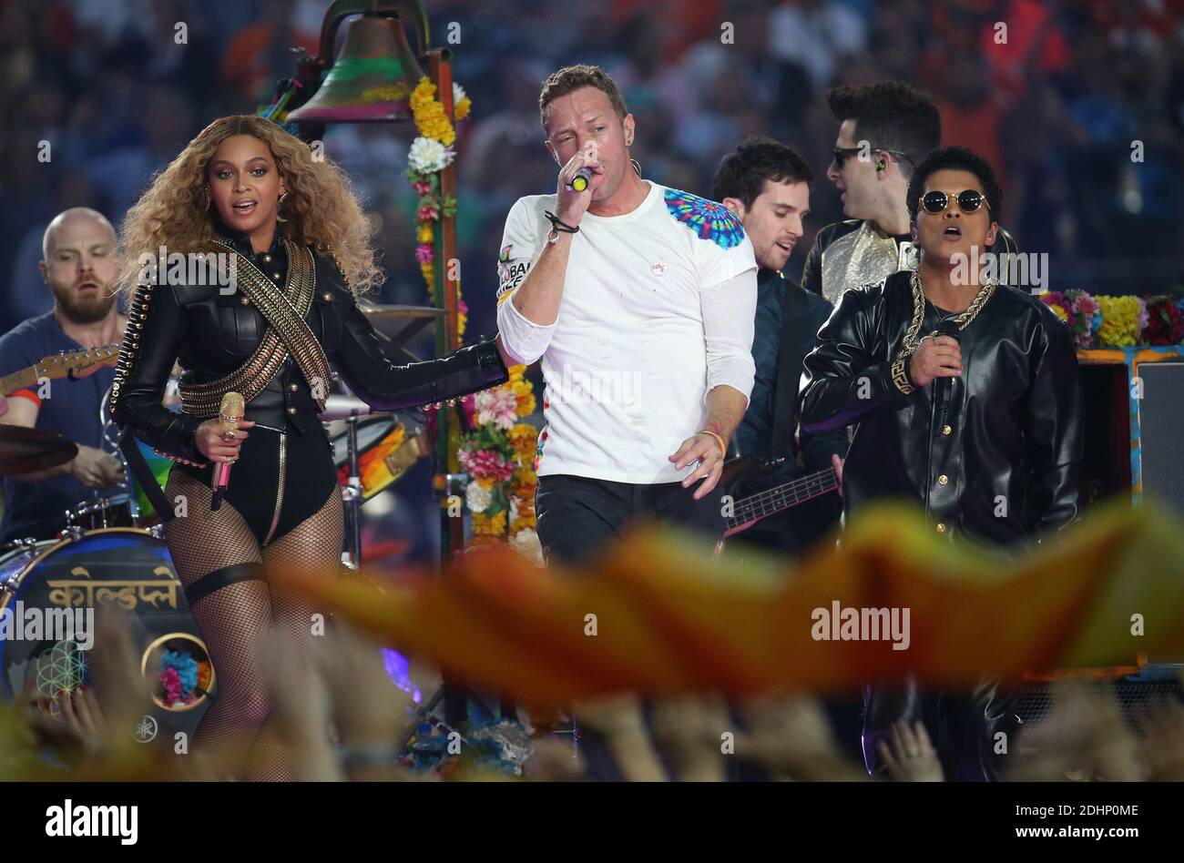 Beyonce super bowl 2016 hi-res stock photography and images - Alamy