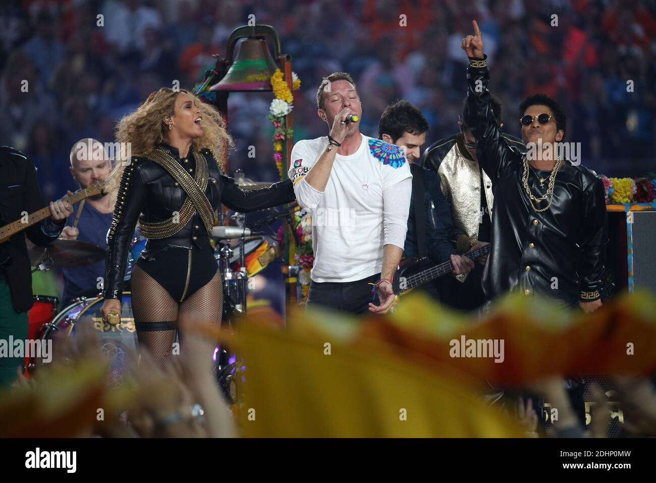 Beyonce super bowl 2016 hi-res stock photography and images - Alamy