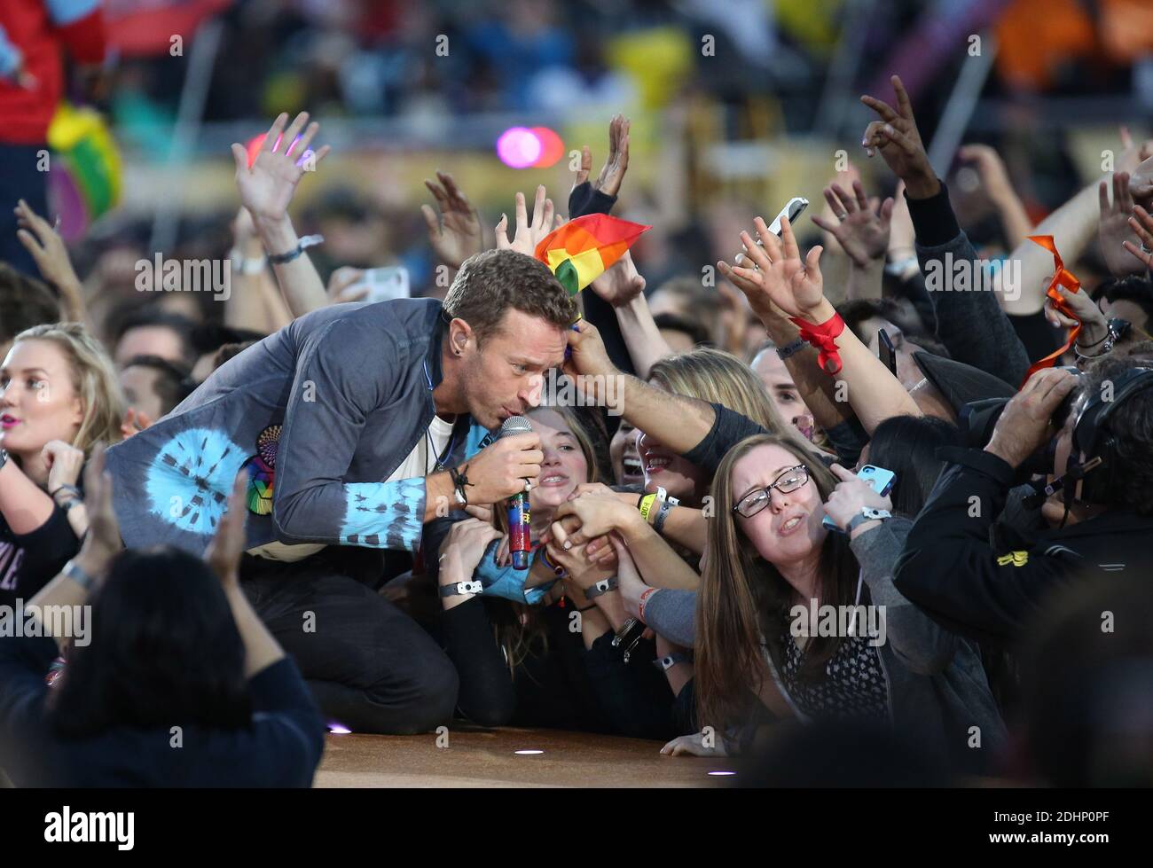 Coldplay stadium show hi-res stock photography and images - Alamy