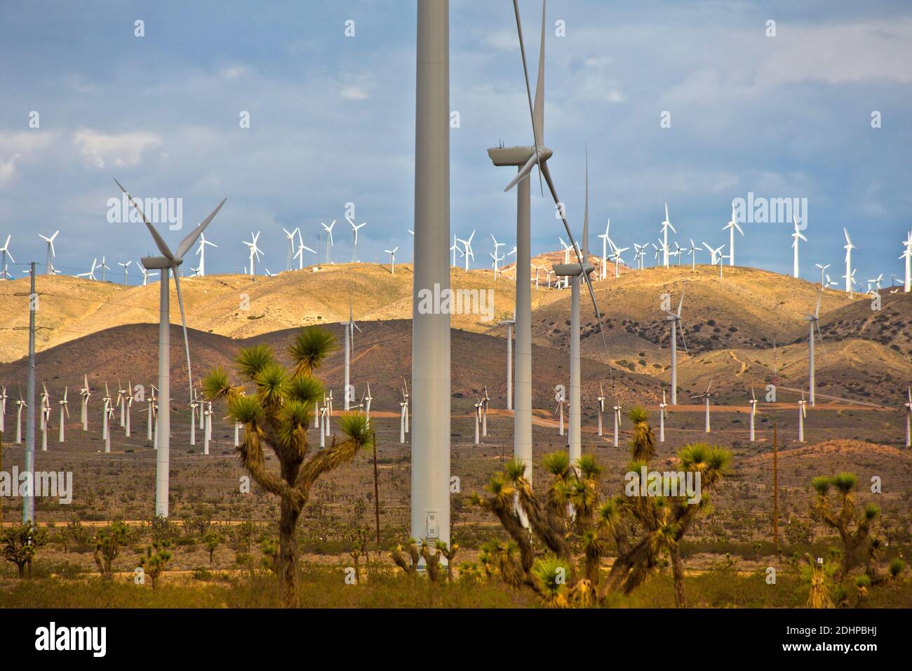 Wind Turbines in the Mojave Desert Stock Photo - Alamy