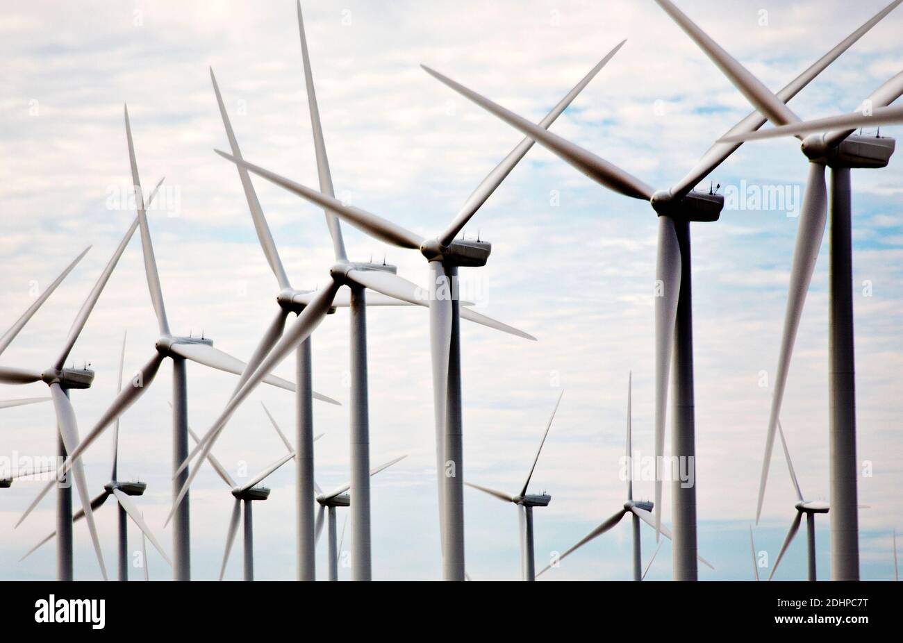 Wind Turbines in the Mojave Desert Stock Photo - Alamy