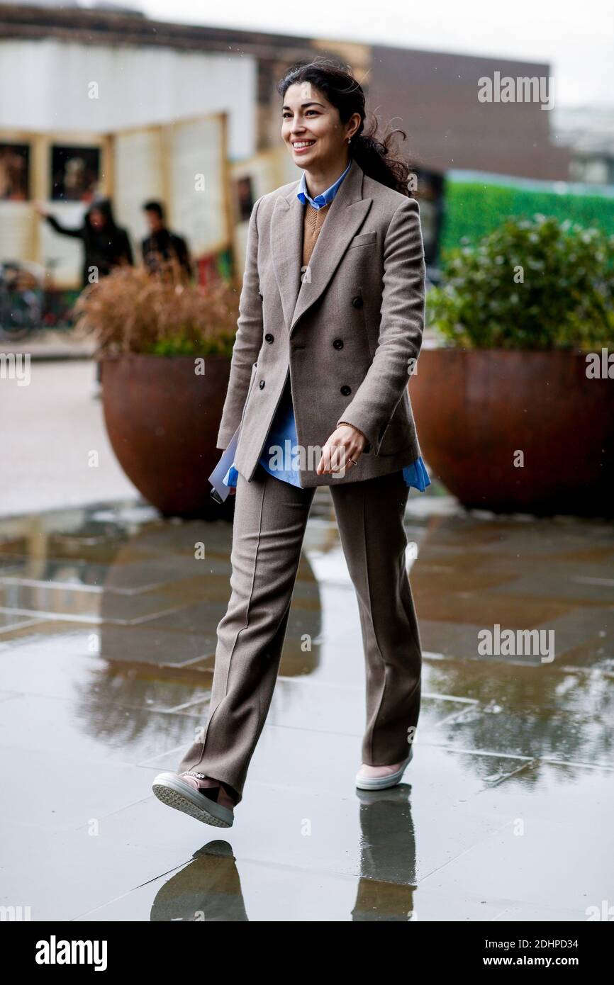 Street style, Caroline Issa arriving at Emilia Wickstead Fall-Winter ...