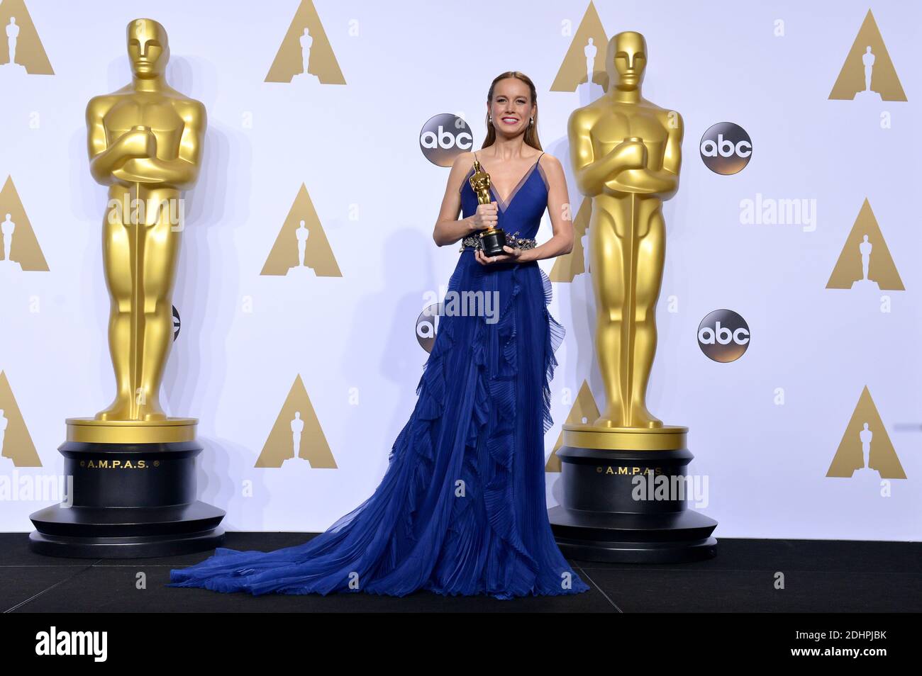 Brie larson poses for hi-res stock photography and images - Alamy