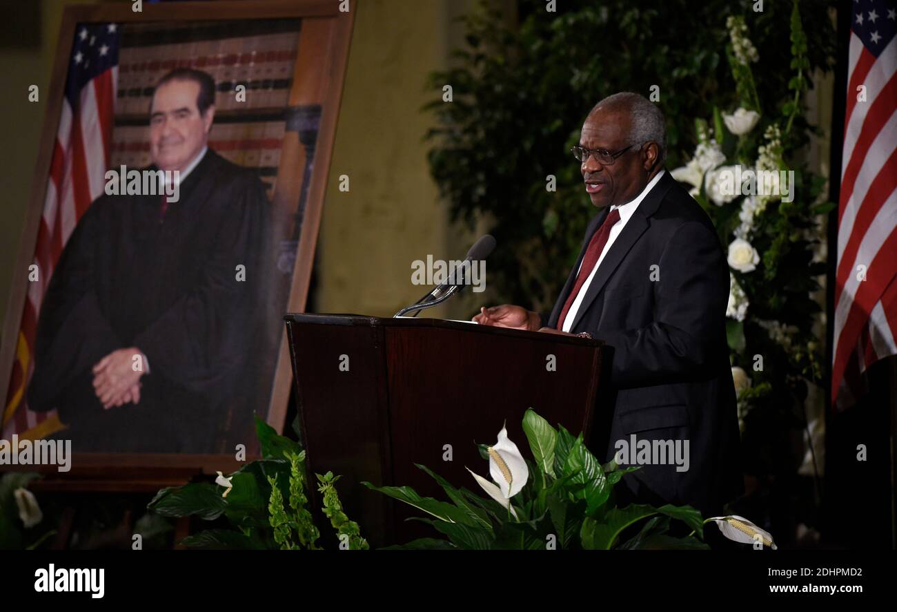Clarence thomas scalia hi-res stock photography and images - Alamy