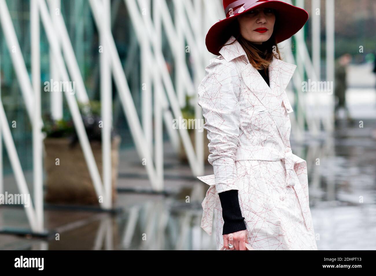 Street style, Daniela Zuccotti arriving at Jil Sander Fall-Winter 2016 ...