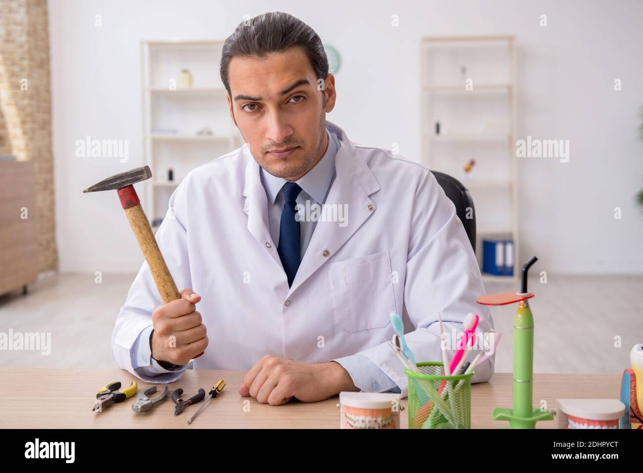 Doctor hammer funny hi-res stock photography and images - Alamy