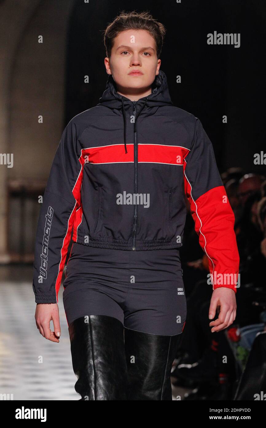 Vetements 2017 fall hi-res stock photography and images - Alamy