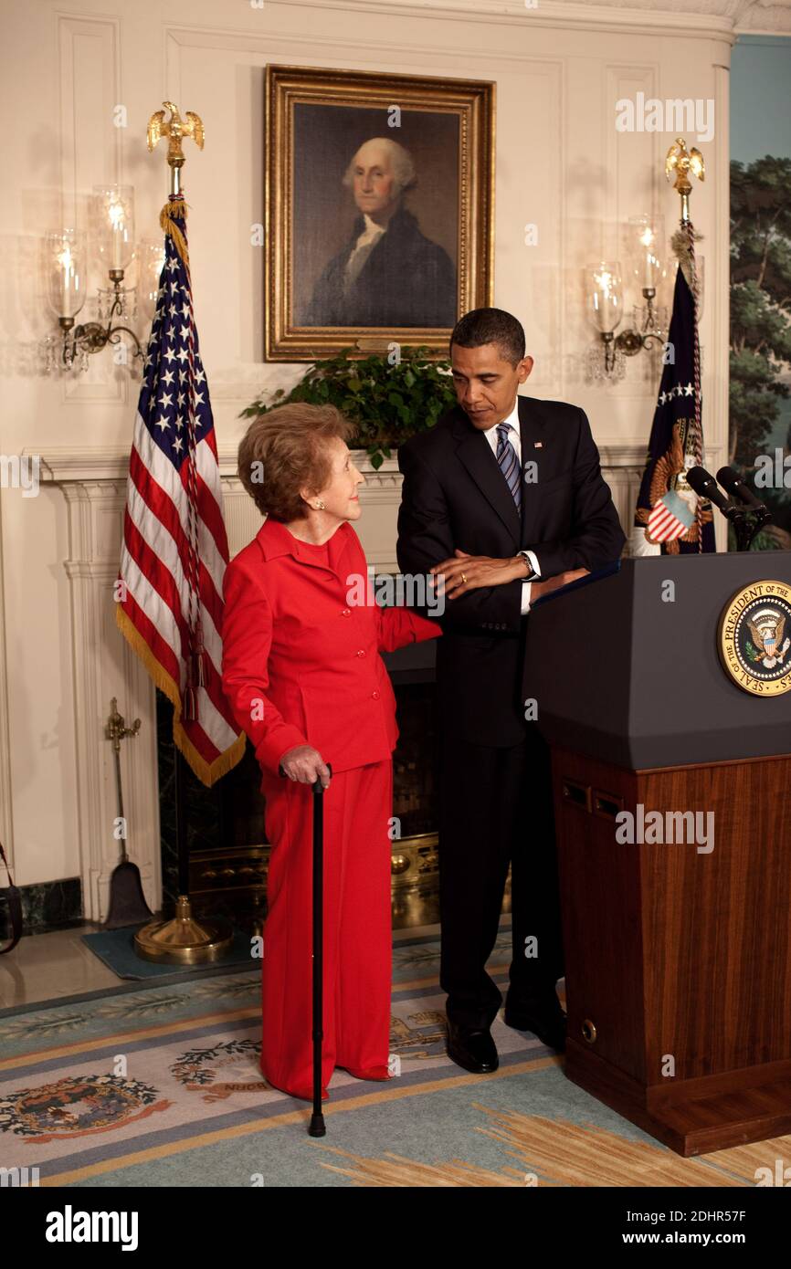 Reagan signs hi-res stock photography and images - Alamy