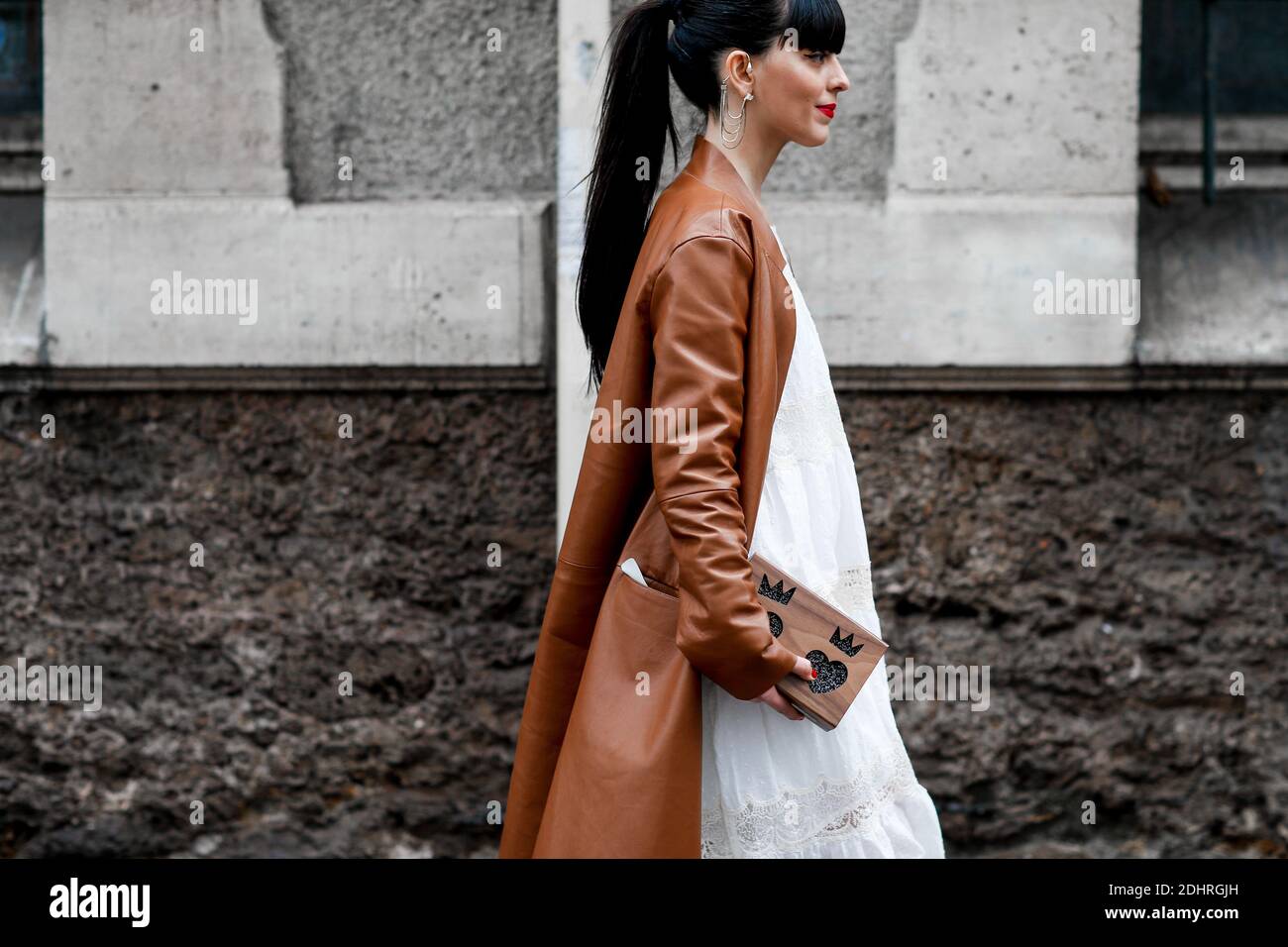 Street style, Laura Comolli arriving at Galliano Fall-Winter 2016-2017 ...