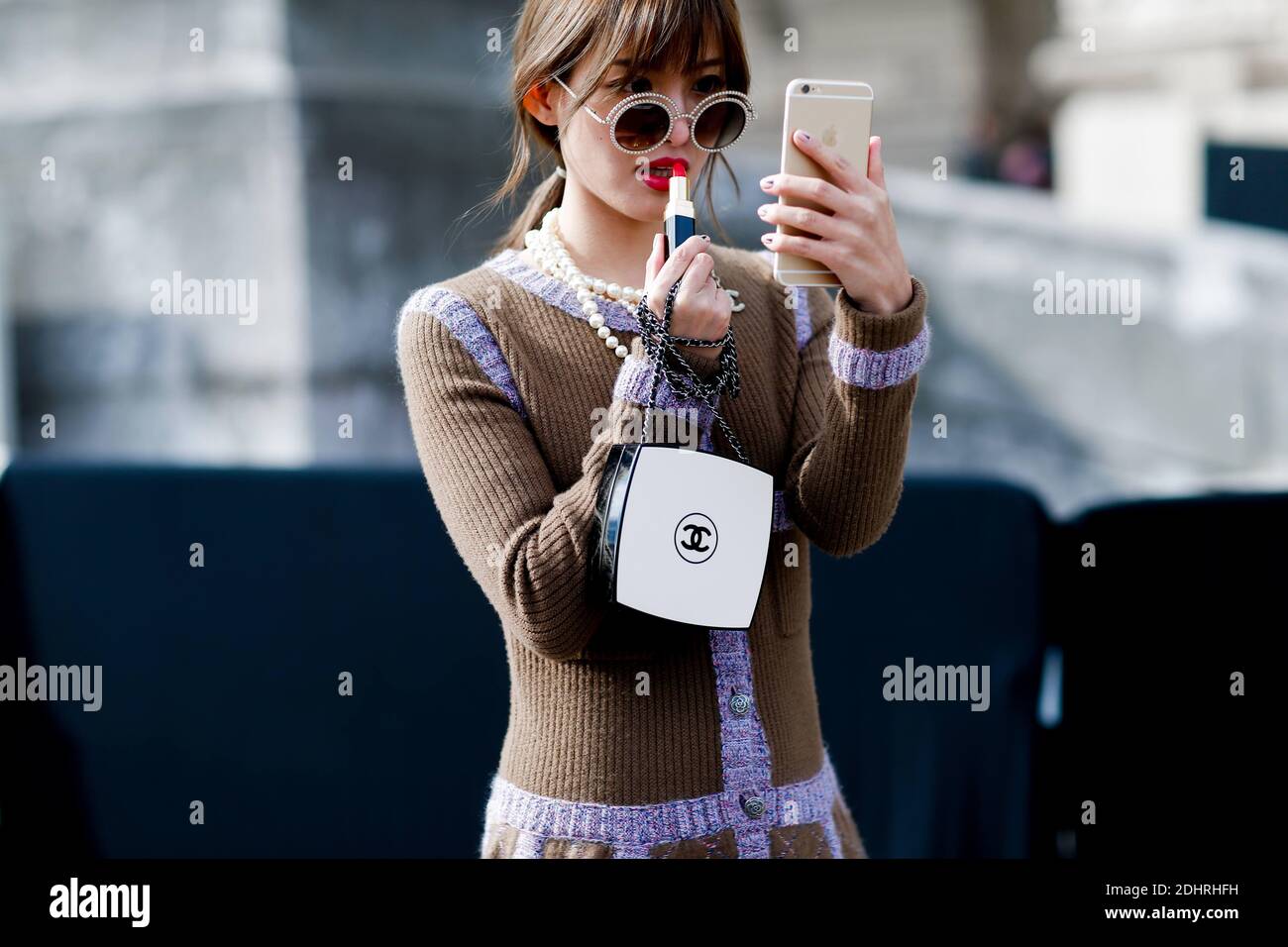 Street style, Jenny Tan arriving at Chanel Fall-Winter 2016-2017 show ...