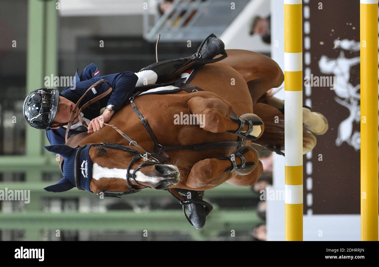 Irlande's Bertram Allen competes during the 'Grand Prix Hermes ...
