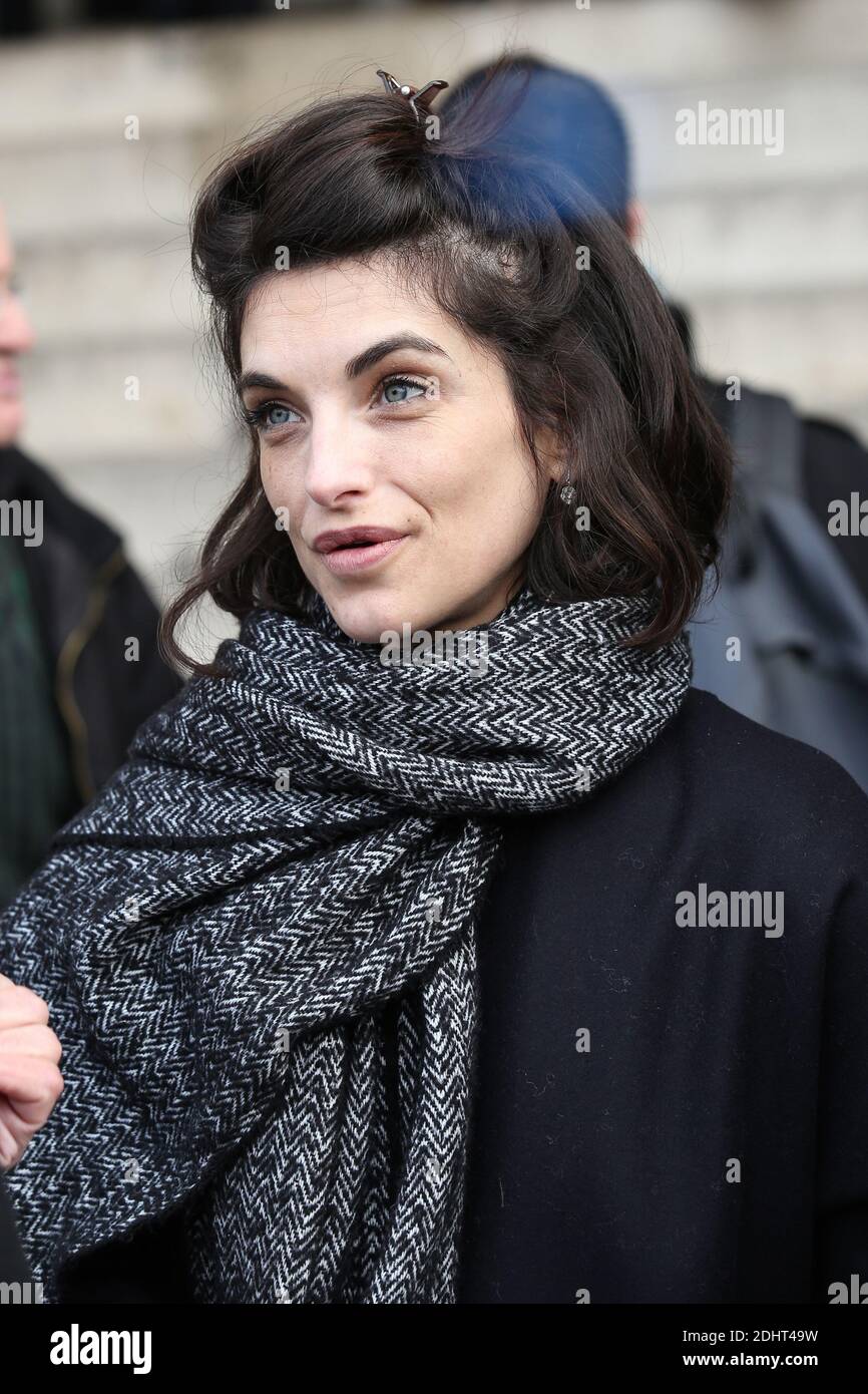 PAULINE DELPECH - OBSEQUES DE MICHEL DELPECH EN L'EGLISE SAINT-SULPICE ...