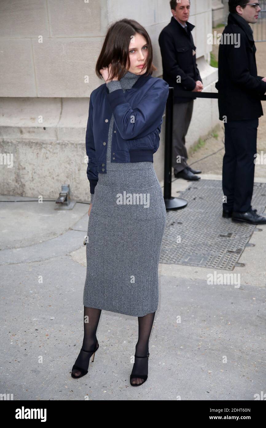 MARINA VACTH ARRIVE AU DEFILE 'CHANEL' LORS DE LA FASHION WEEK DE PARIS ...