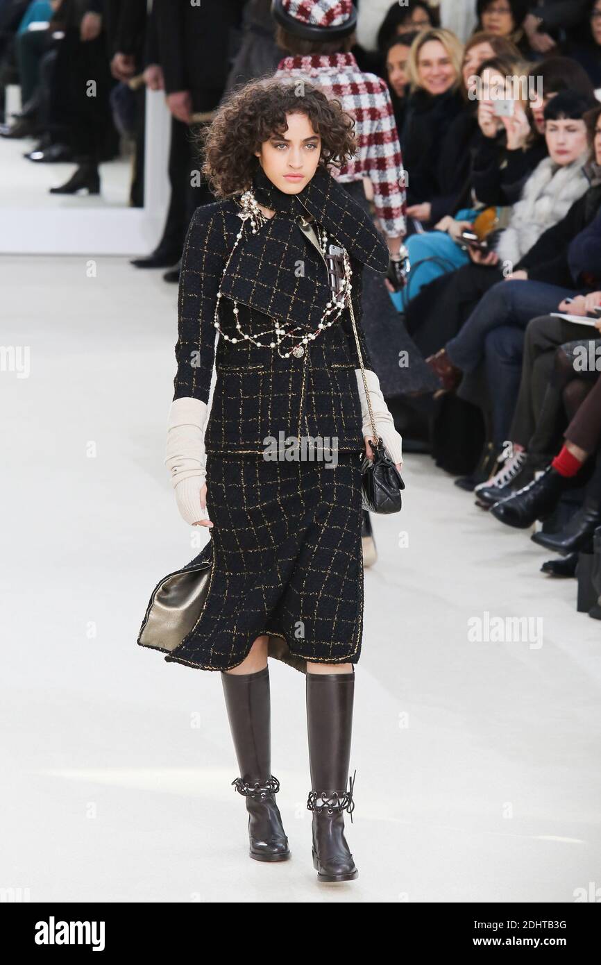 MANNEQUIN - DEFILE CHANEL PRET A PORTER COLLECTION AUTOMNE-HIVER 2016/ ...