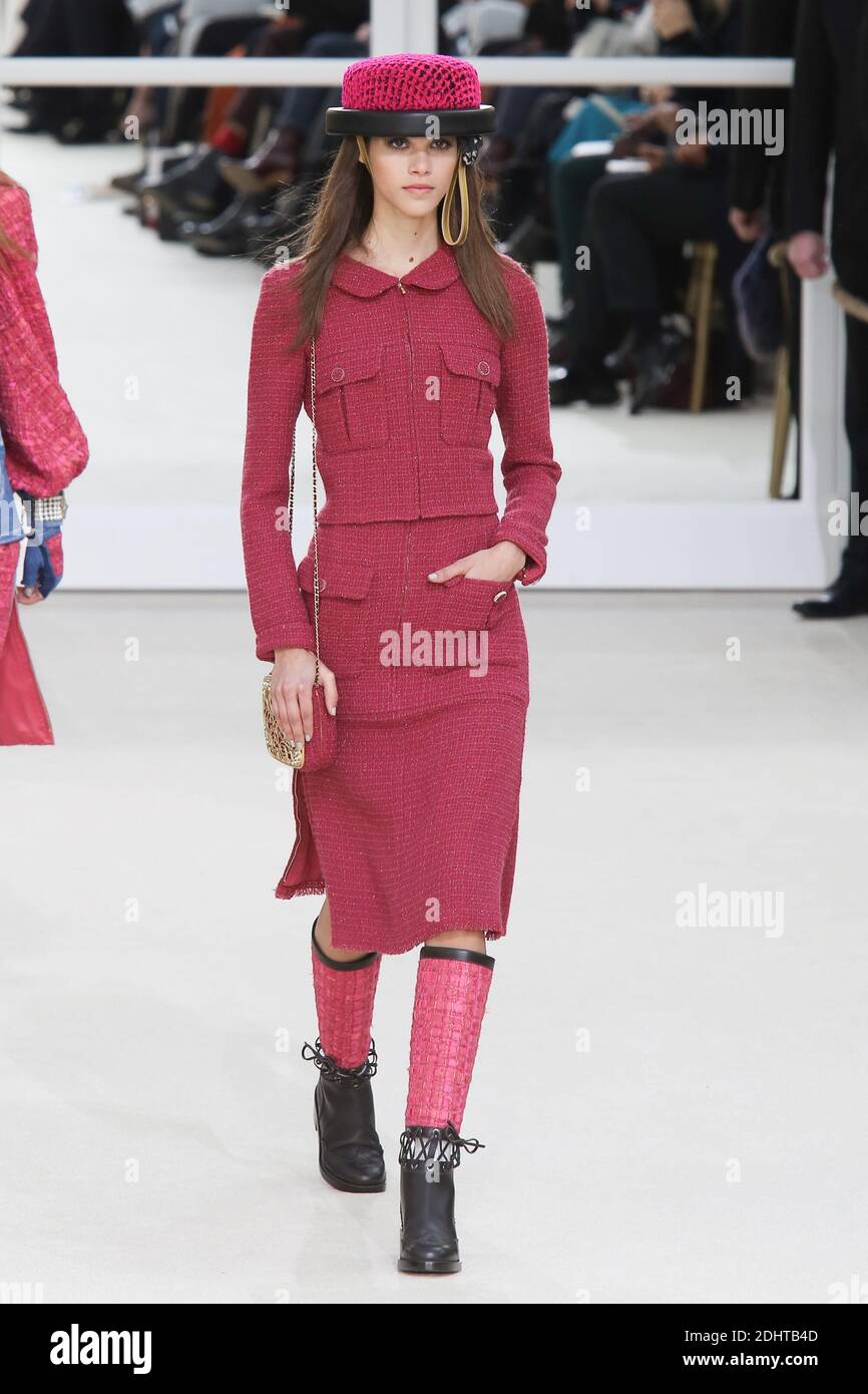 MANNEQUIN - DEFILE CHANEL PRET A PORTER COLLECTION AUTOMNE-HIVER 2016/ ...