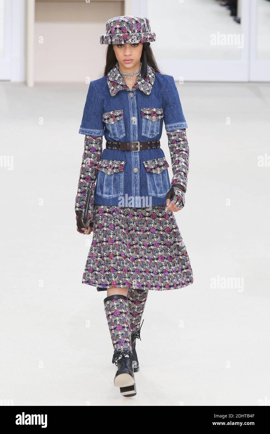 MANNEQUIN - DEFILE CHANEL PRET A PORTER COLLECTION AUTOMNE-HIVER 2016/ ...