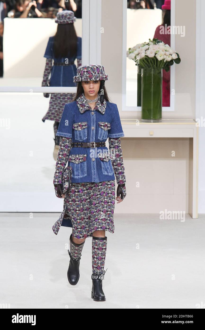 MANNEQUIN - DEFILE CHANEL PRET A PORTER COLLECTION AUTOMNE-HIVER 2016/ ...