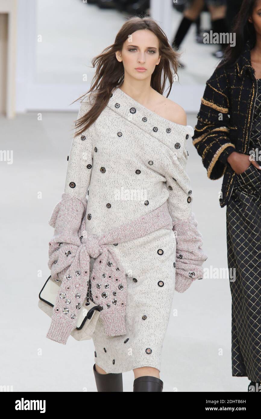 MANNEQUIN - DEFILE CHANEL PRET A PORTER COLLECTION AUTOMNE-HIVER 2016/ ...