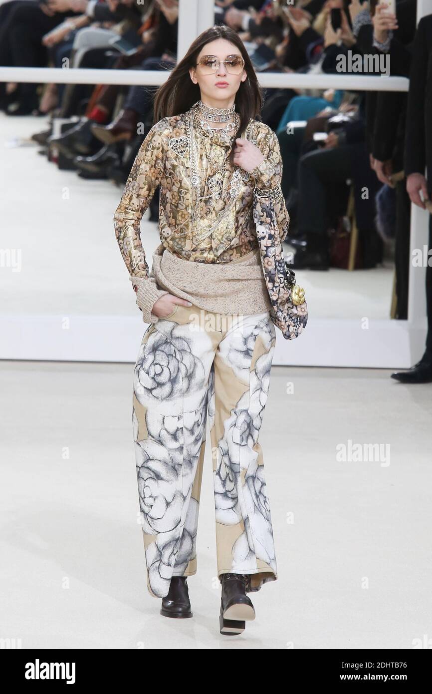 MANNEQUIN - DEFILE CHANEL PRET A PORTER COLLECTION AUTOMNE-HIVER 2016/ ...
