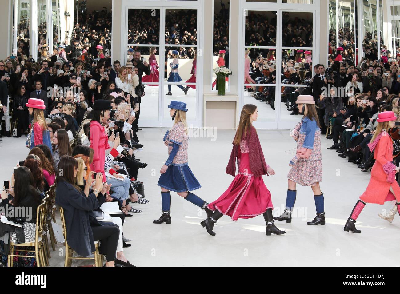 MANNEQUIN - DEFILE CHANEL PRET A PORTER COLLECTION AUTOMNE-HIVER 2016/ ...