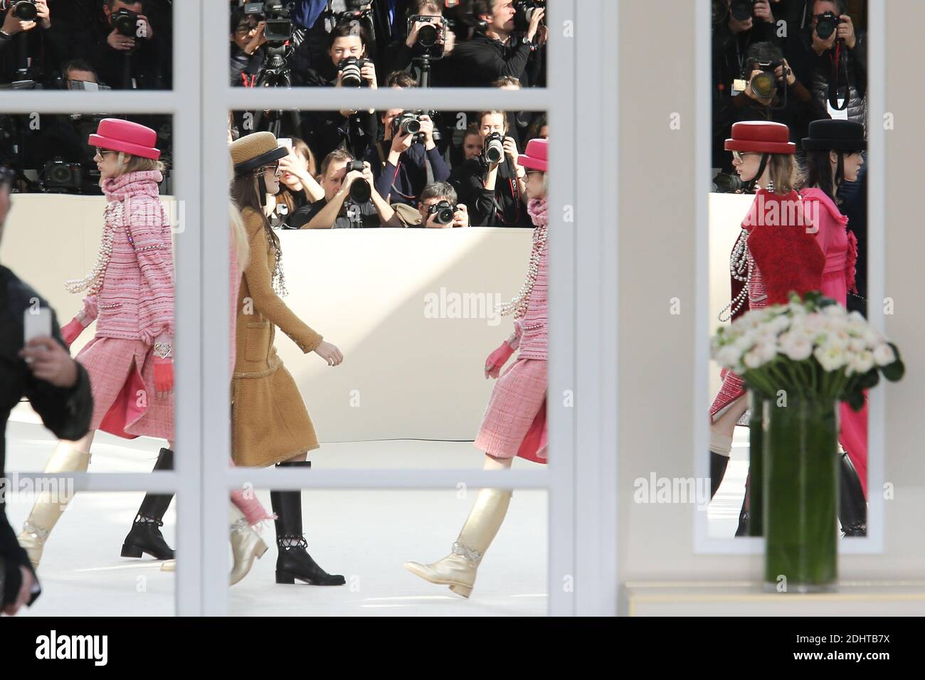 MANNEQUIN - DEFILE CHANEL PRET A PORTER COLLECTION AUTOMNE-HIVER 2016/ ...