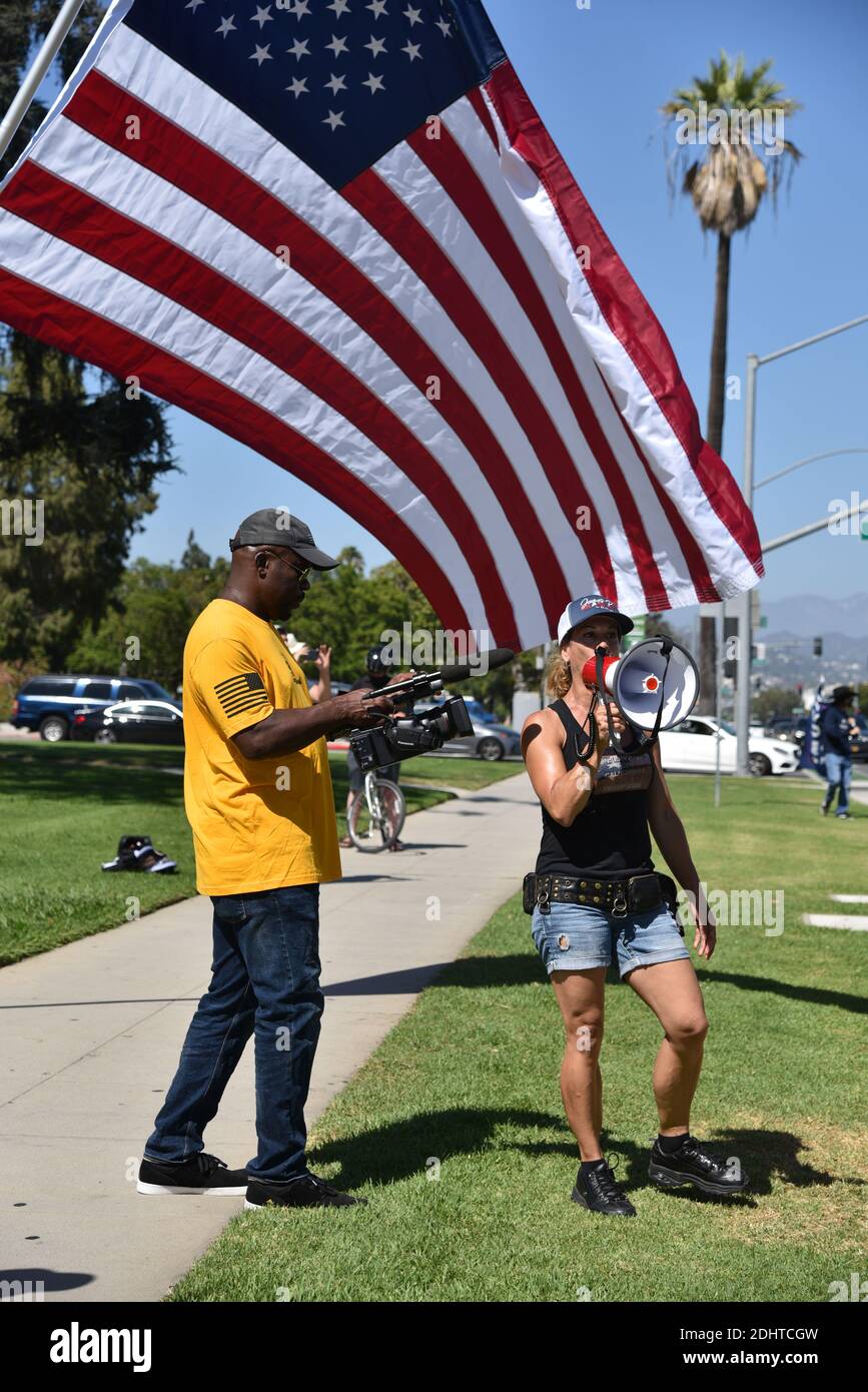 Speaker crowd outdoors hi-res stock photography and images - Alamy