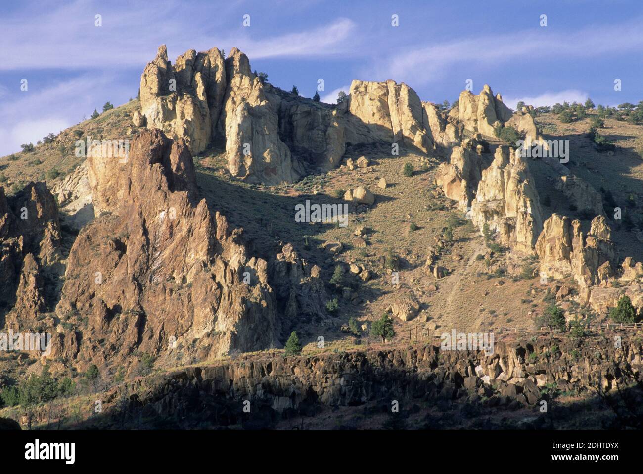 Staender Ridge, Smith Rocks State Park, Oregon Stock Photo - Alamy