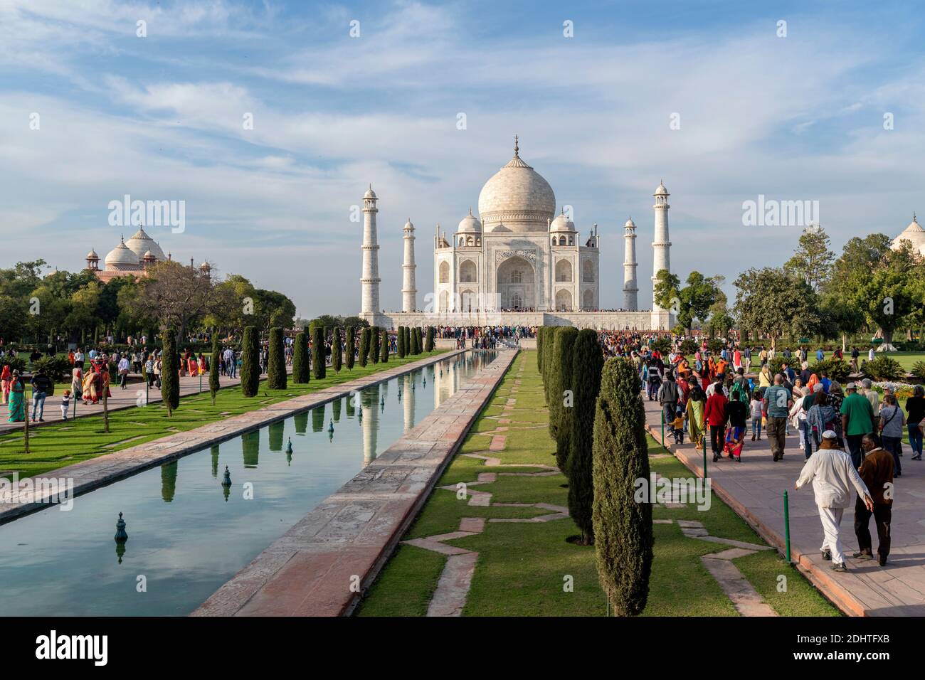 The famous mausoleum Taj Mahal, Agra, Uttar Pradesh, india Stock Photo ...