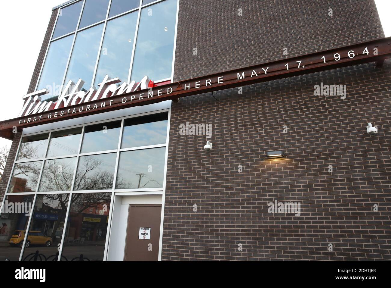 Tim hortons coffee and donut hi-res stock photography and images - Alamy